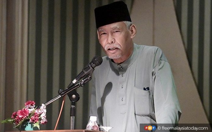 Ex-IGP Musa tells of politicians going behind his back | Free Malaysia ...