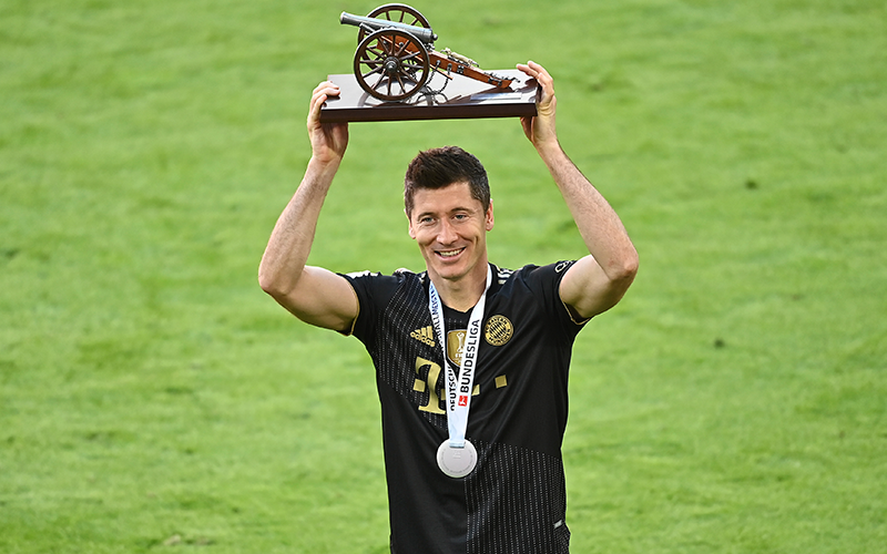 ‘Sci-fi’ Lewandowski breaks Muller’s 49-year scoring record | FMT