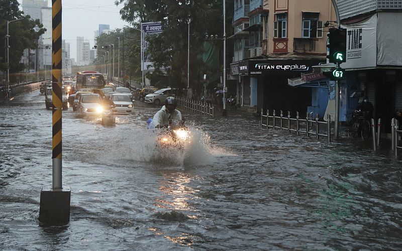 16 dead, over 200,000 evacuated as monster cyclone hits India | FMT