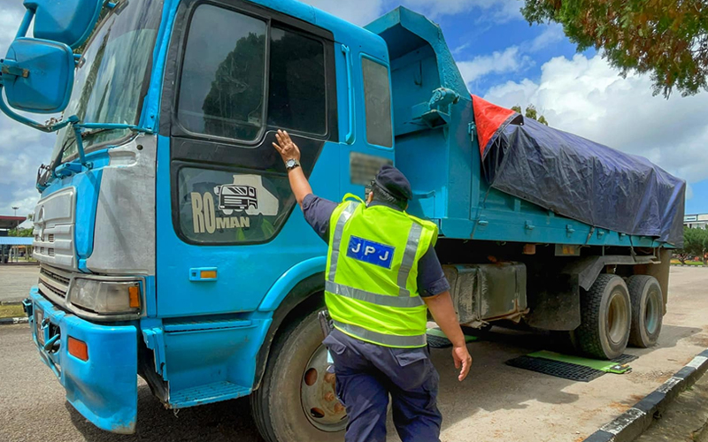 JPJ must give weight to the problem of overloaded lorries | FMT