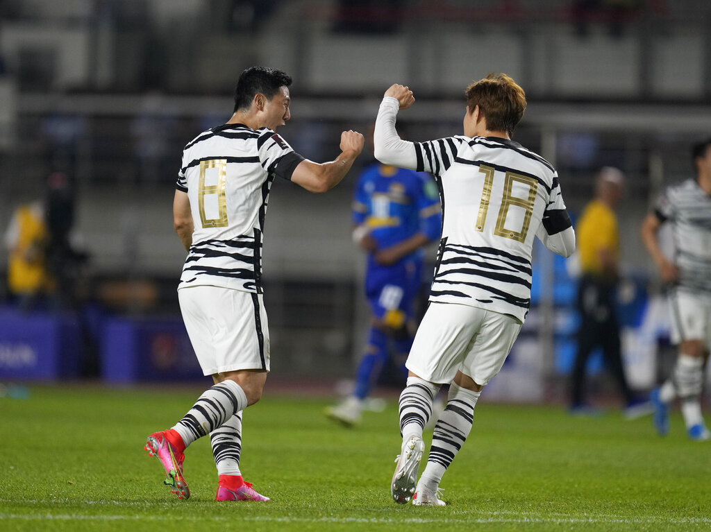 S. Korea smash 5 in World Cup qualifying after Yoo tribute | Free ...