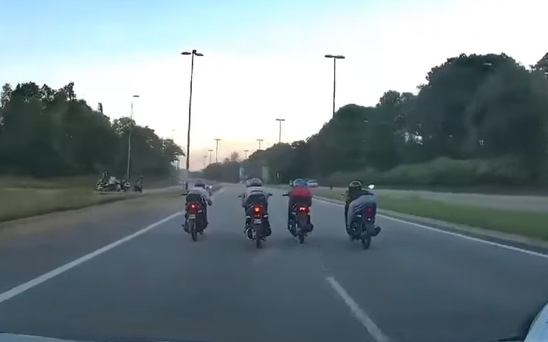 Jalan lengang susulan PKP, mat rempit ambil kesempatan berlumba | Free ...