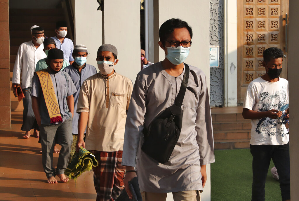 Kes menurun, Indonesia longgar sekatan Covid-19 | FMT