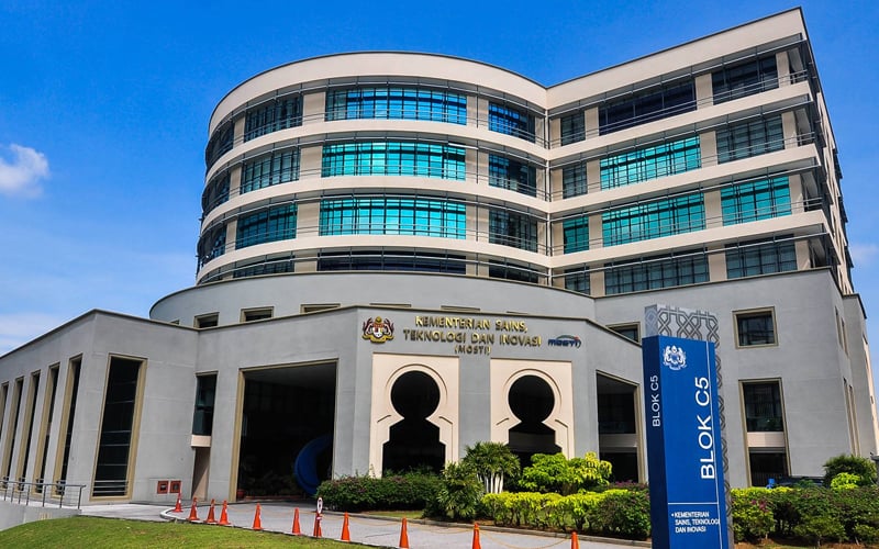 Mosti nafi lantik pihak ketiga untuk sampai maklumat dana | FMT