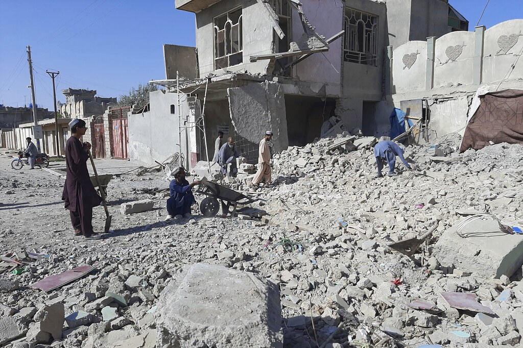 Taliban capture government buildings in key Afghan city of Kunduz ...