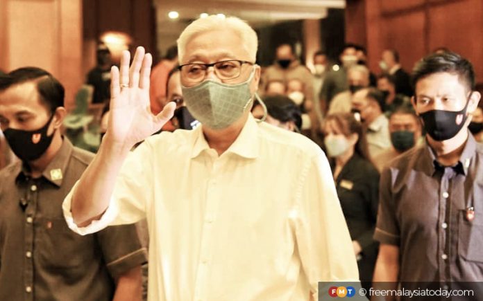 Ismail Sabri tinggalkan Royale Chulan selepas lebih 2 jam bertemu Ahli ...