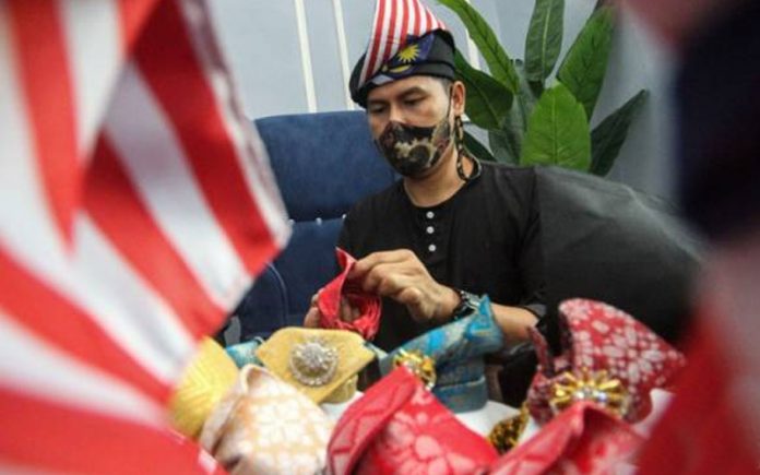 Hasilkan tanjak Jalur Gemilang mini untuk bangkitkan semangat ...