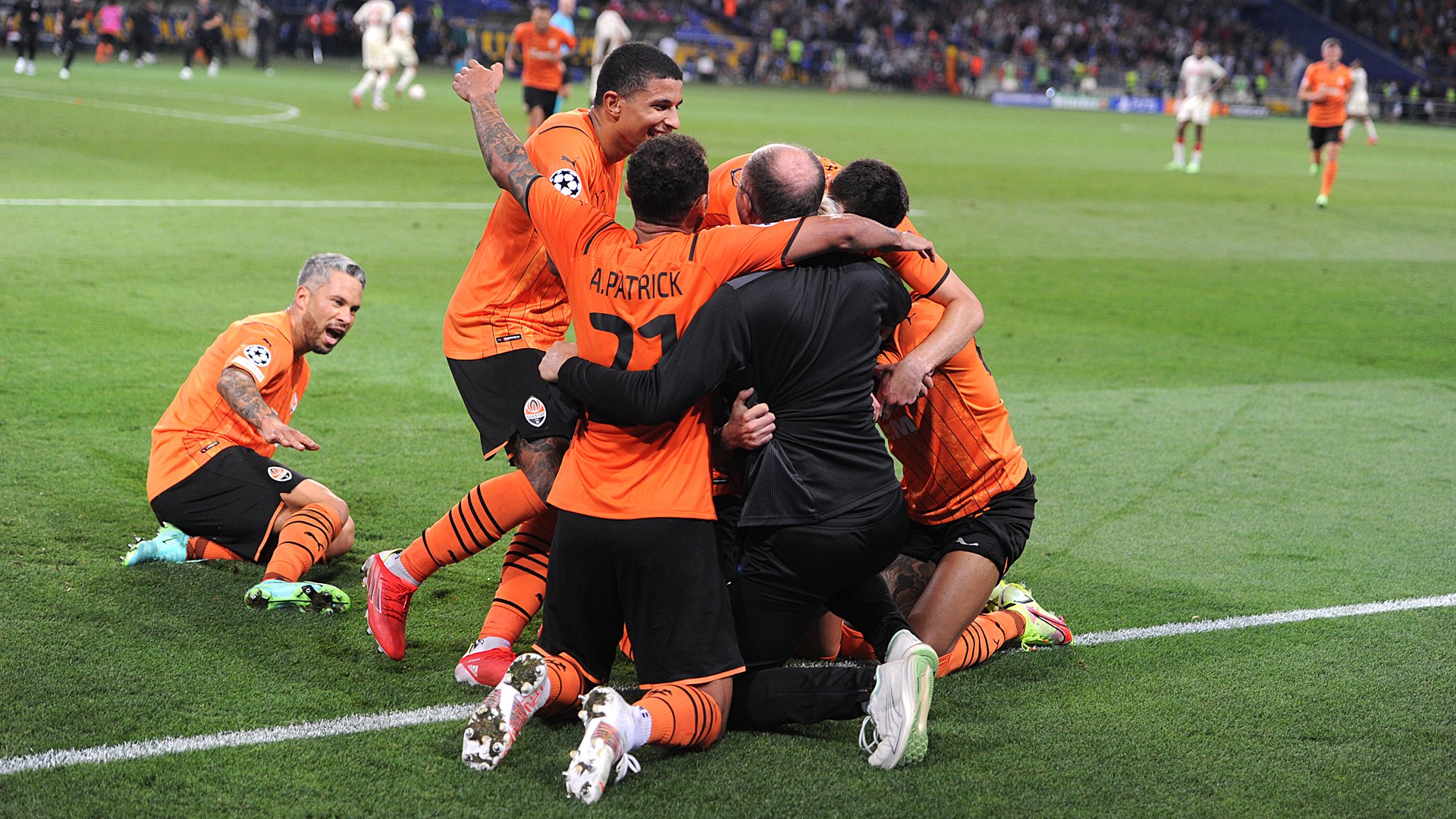Own goal sends Shakhtar into Champions League group stage | Free ...