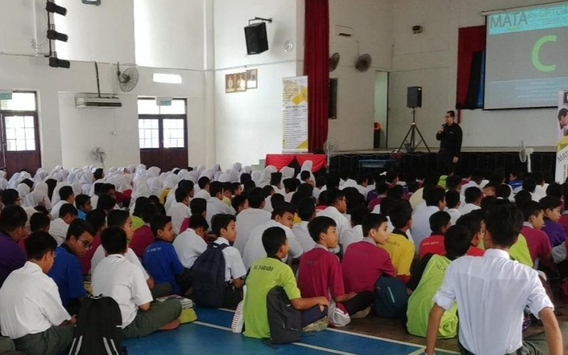 Syukri mahu masyarakat ambil tahu kesihatan mata | Free Malaysia Today ...