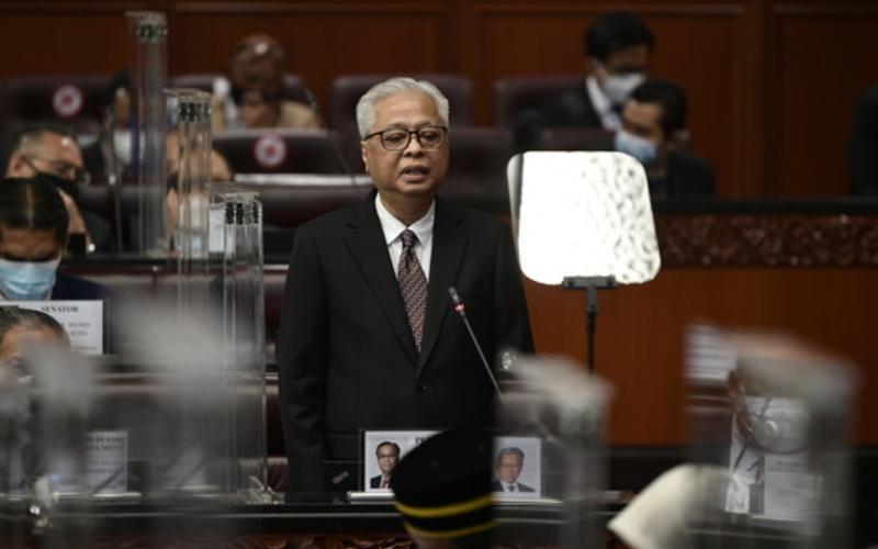 Ismail Sabri overcome by emotion as he speaks of poverty | FMT