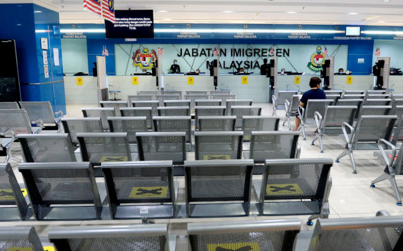 Immigration counters to stay open until 10pm in certain states | FMT