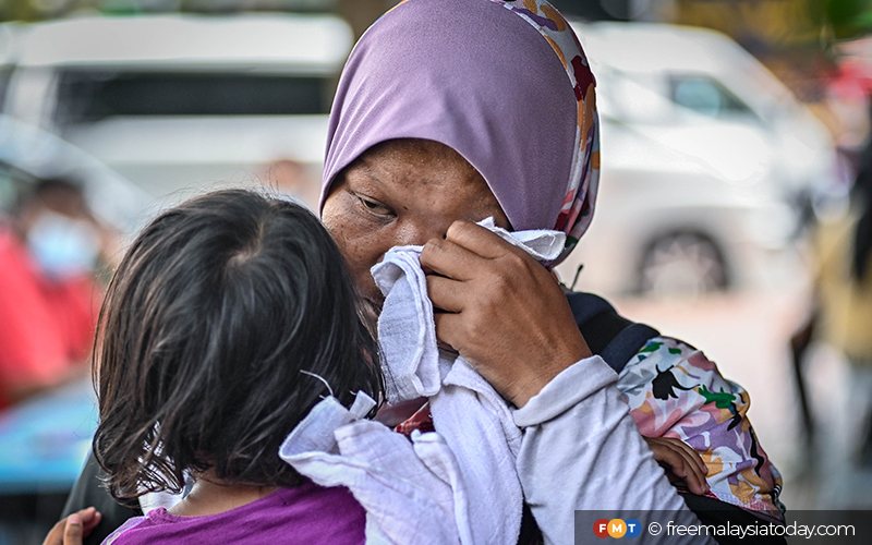 Blind baby comes too, as single mum goes on delivery runs | Free ...