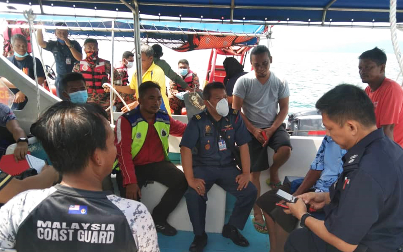 2 missing after fish bomb hits boat off Sabah island | FMT