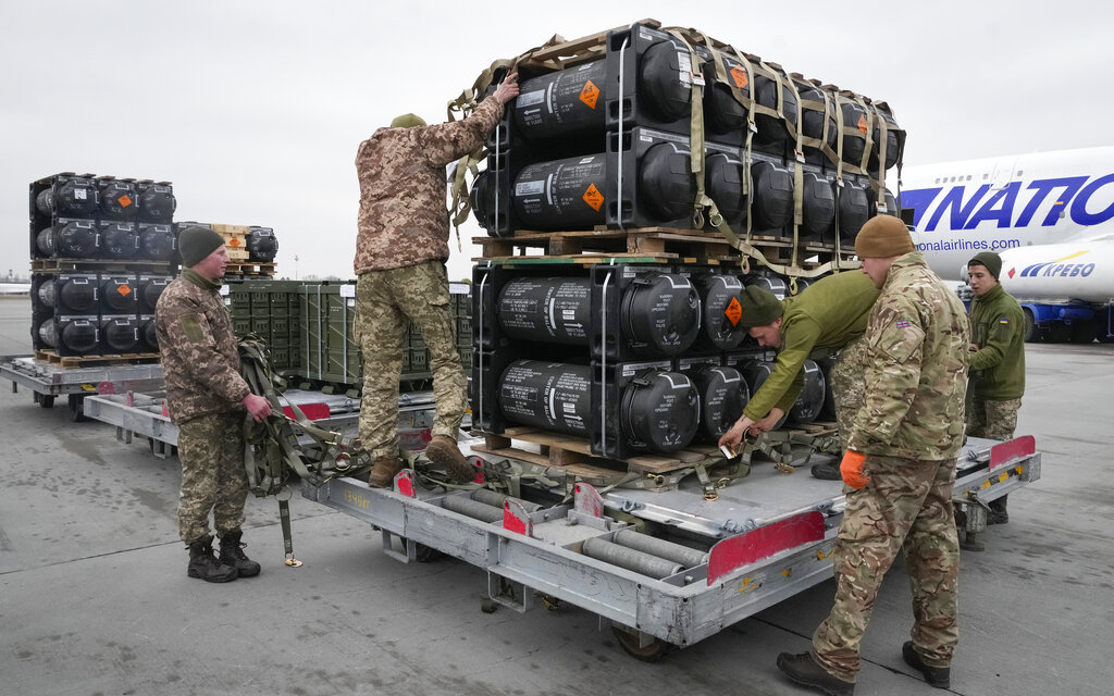 UK to send long-range rocket launchers to Ukraine | FMT UK to send long-range rocket launchers to Ukraine | FMT