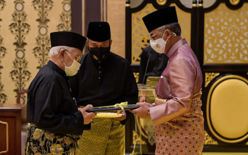 Taib to continue as Sarawak governor for another 2 years | FMT