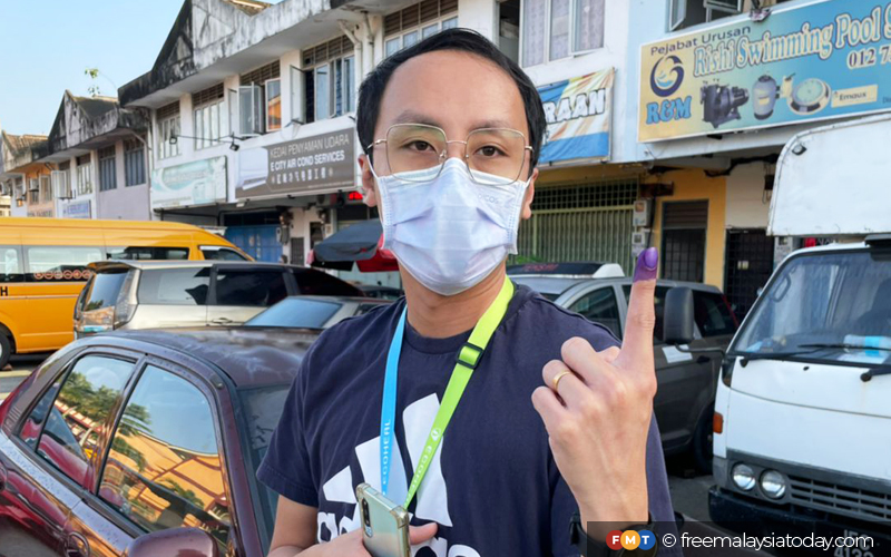 Polling begins with steady stream of early voters in Johor | Free ...