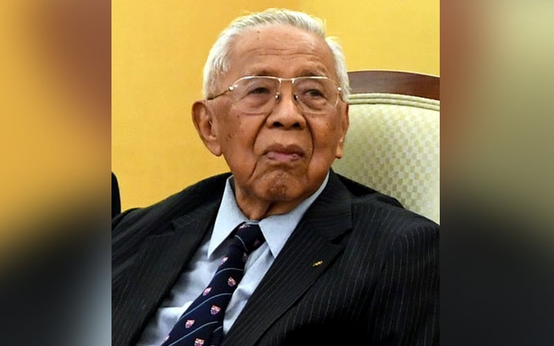 Tengku Ahmad Rithauddeen dies at 94 | FMT