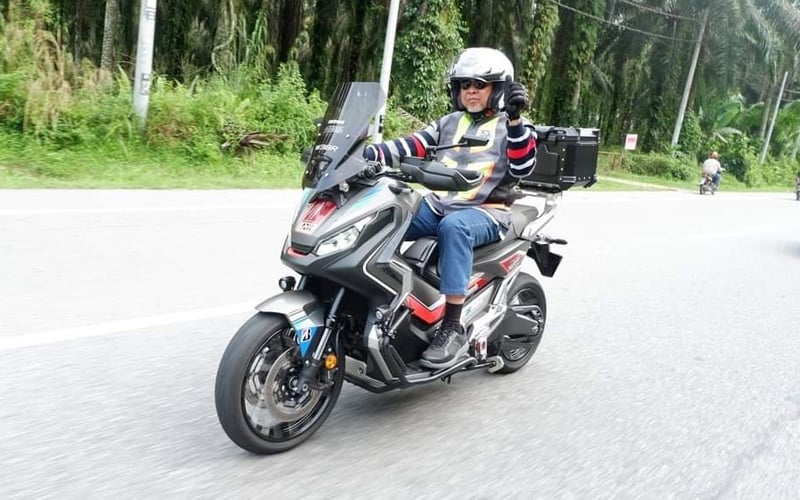 Zahid comes to the defence of speedy ‘kapcai’ bikes | FMT