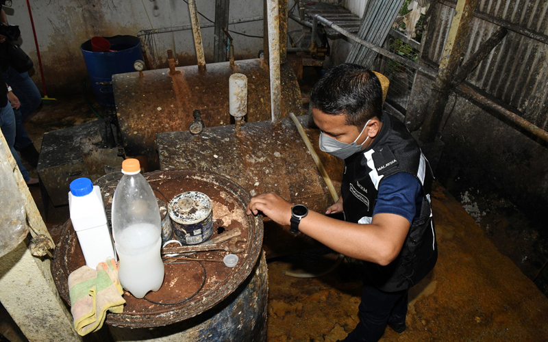 Ada tahi tikus, bekas soya atas lantai tandas, kilang diarah tutup | FMT