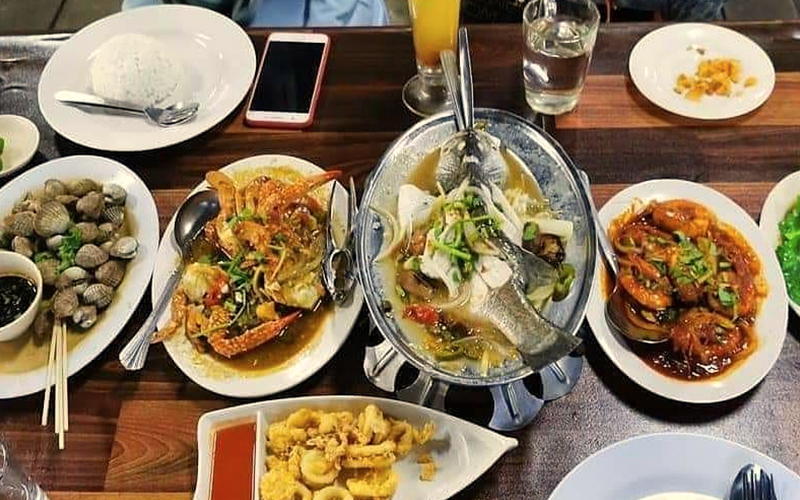 Satisfying food selections in Sepang for each meal of the day | Free ...