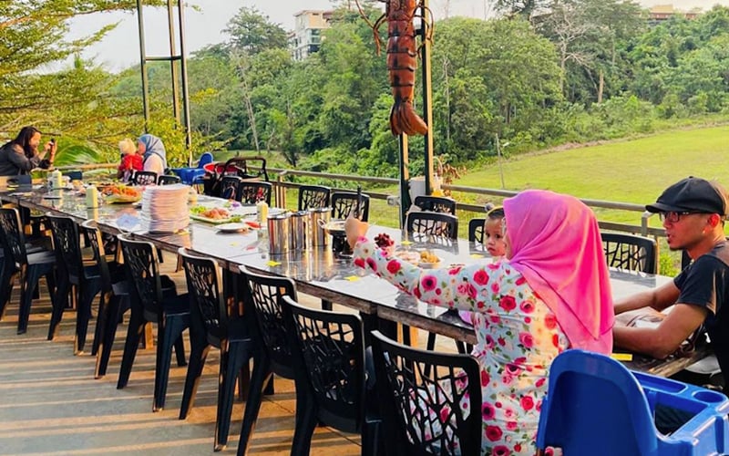 Satisfying food selections in Sepang for each meal of the day | Free ...