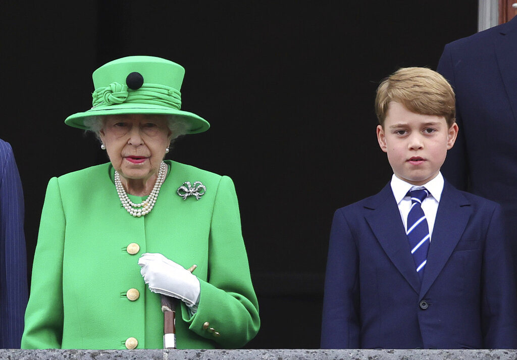 Queen Elizabeth ‘humbled’ by Platinum Jubilee response | FMT