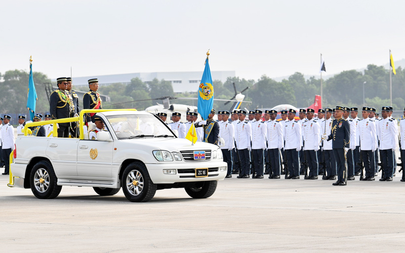 Develop, transform RMAF to become a shield, says King | FMT