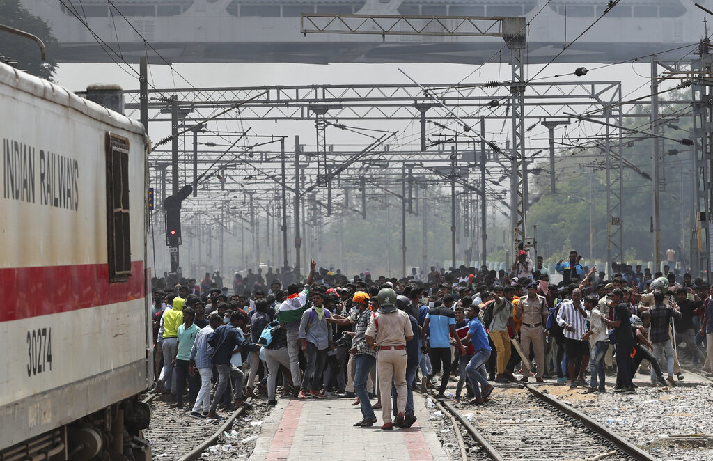 India cancels train services amid army recruitment protests | FMT