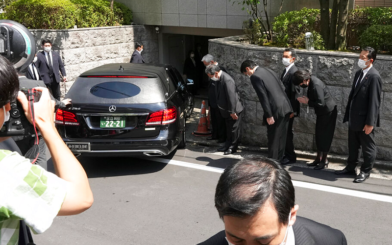Japan mourns as body of assassinated ex-PM Abe arrives in Tokyo | FMT