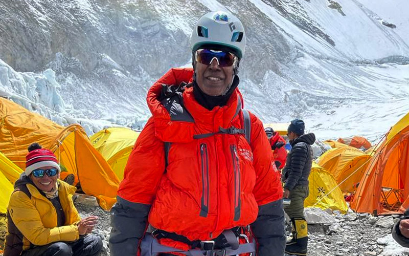 Elango cipta rekod rakyat Malaysia tertua tawan Everest | FMT