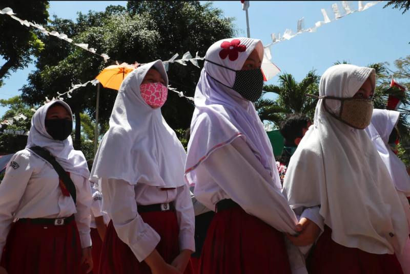 Influence of Islamic politics in Indonesia sees mandatory hijab rules | FMT