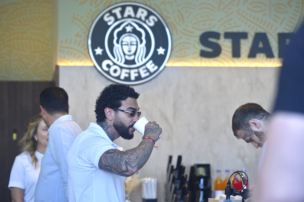 Pro-Putin rapper opens Starbucks successor in Moscow | FMT