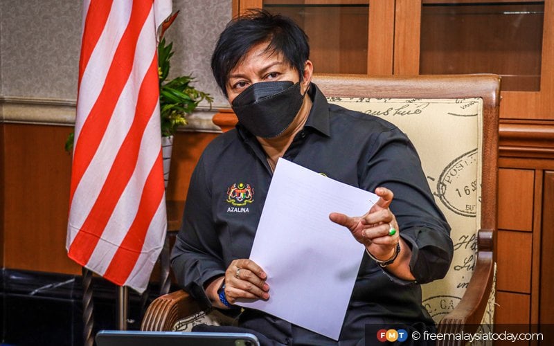 Azalina to table private member’s bill on citizenship for children | FMT