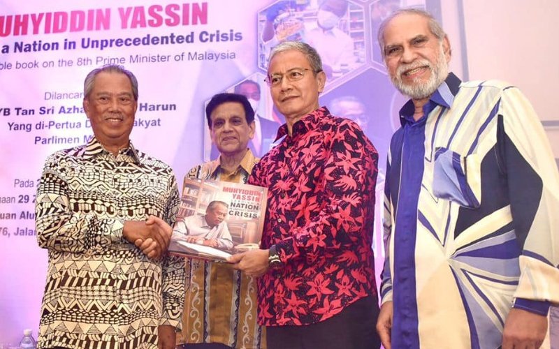 The self-delusive ‘art’ in Azhar’s praise of Muhyiddin | FMT