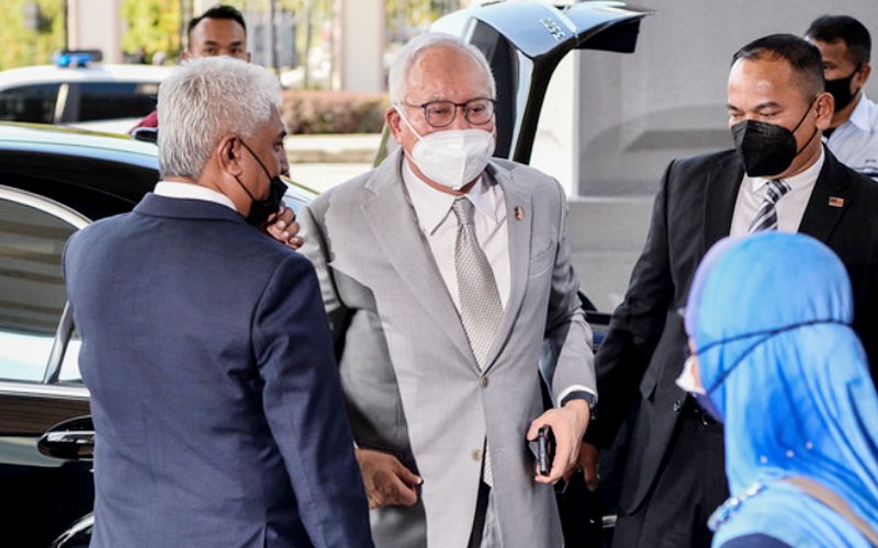 Najib received RM2bil between March and April 2013, court told | FMT