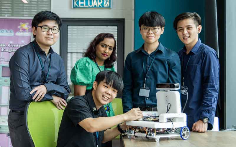 Students win engineering contest with autonomous wheelchair prototype | FMT