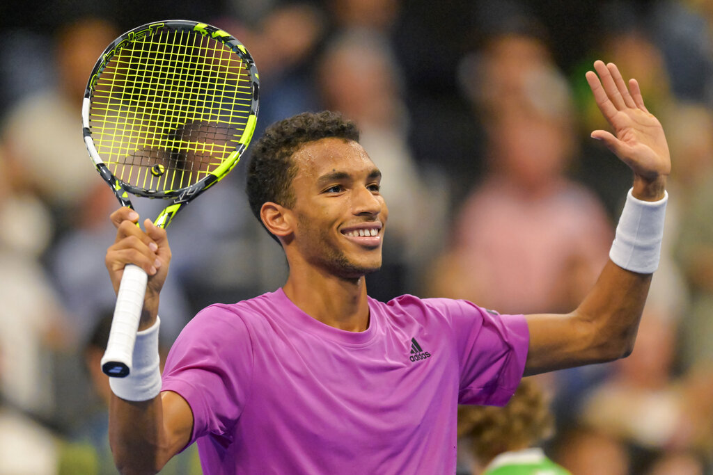 Auger-Aliassime cruises past Alcaraz with eye on third successive title | Free Malaysia Today (FMT)