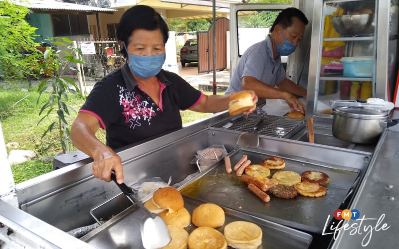 After 49 years, Jackson’s Burger in PJ is still grilling hot | FMT