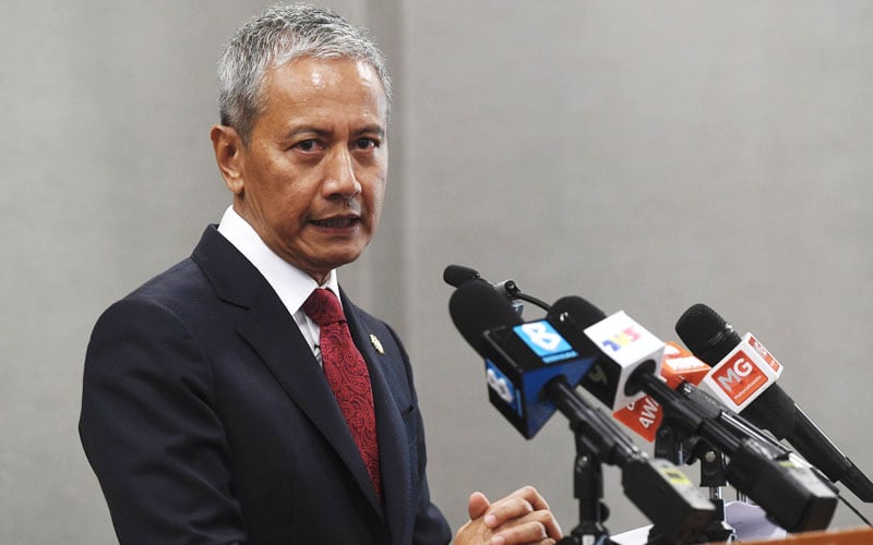 Speaker to discuss date of 15th parliamentary session with Anwar | FMT