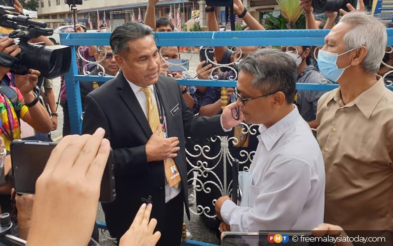 Disabled independent candidate denied entry to nomination centre | FMT