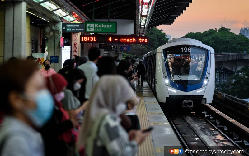 Commuters recall chaos, stress of LRT breakdown | Free Malaysia Today (FMT)