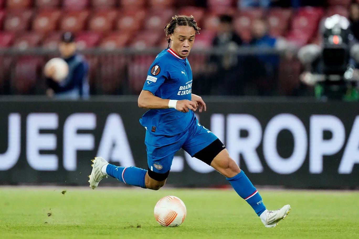 Dutch midfielder Simons rejoins French champs PSG | FMT