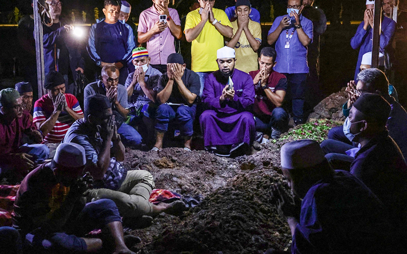 Nurul Azwani first landslide victim to be buried | FMT