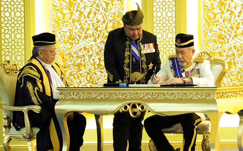 Juhar sworn in as Yang di-Pertua Sabah for fourth term | FMT
