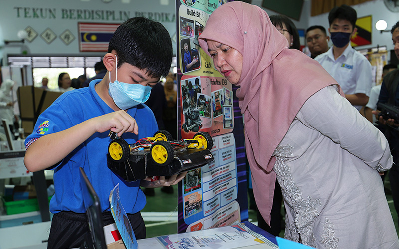 50% of vacancies for teachers in Sarawak to be filled by March | FMT