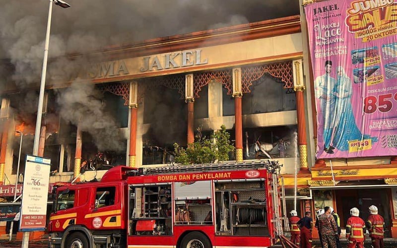 Jakel Shah Alam goes up in flames | FMT