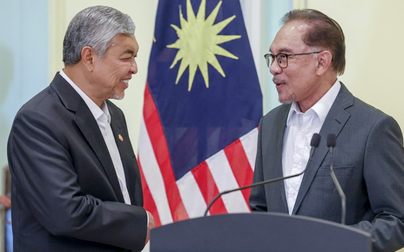 Krisis Umno akan jejas kerajaan perpaduan menjelang PRN, kata ...