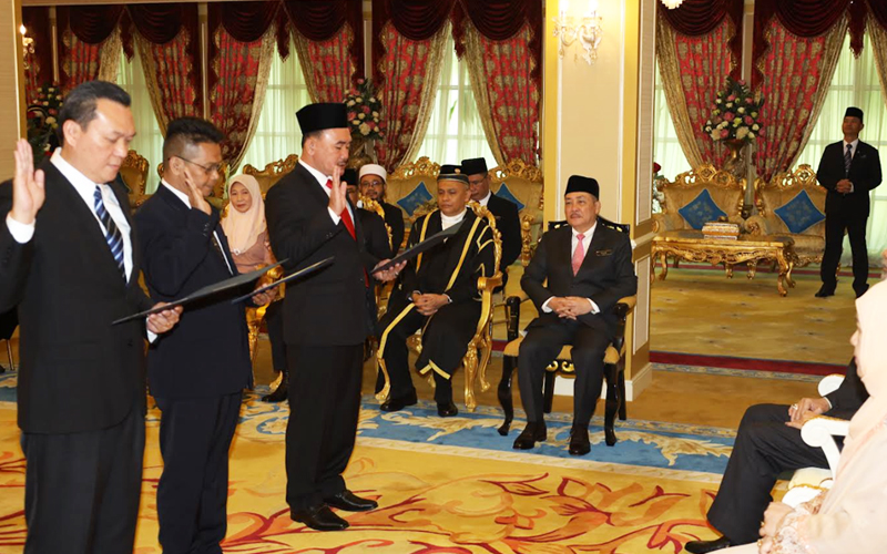 3 angkat sumpah pembantu menteri Sabah | FMT