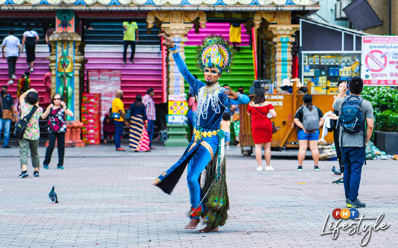 Peacock dancer keeps Mayilattam alive every Thaipusam | Free Malaysia ...