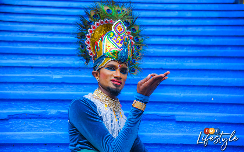 Peacock dancer keeps Mayilattam alive every Thaipusam | Free Malaysia ...